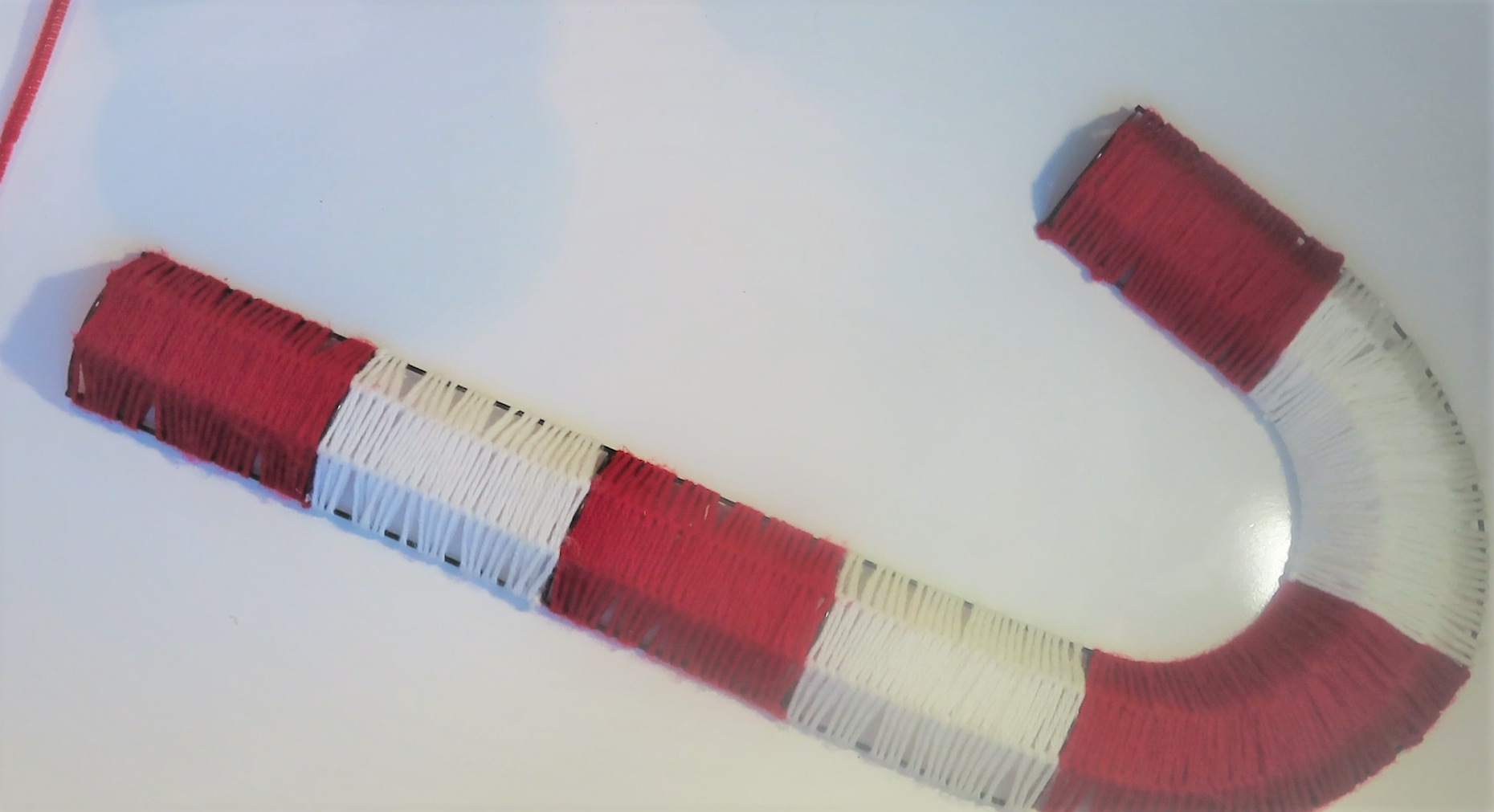 How To Make an Adorable Candy Cane Wreath - DeAnn Creates