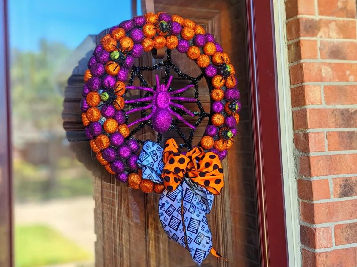 How to Make a DIY Halloween Wreath with Glittery Spiders - DeAnn Creates
