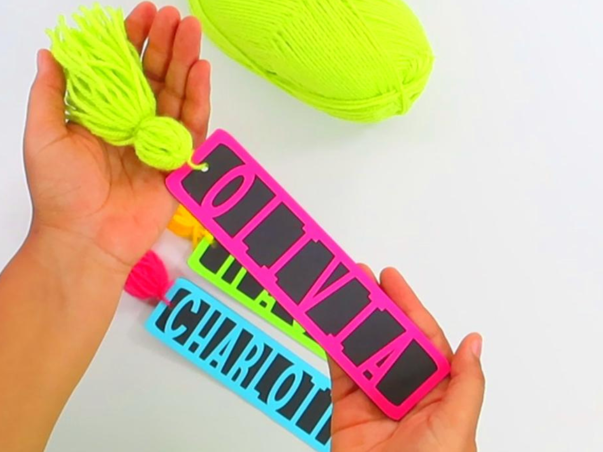 How To Make Personalized DIY Bookmarks with Cricut - DeAnn Creates